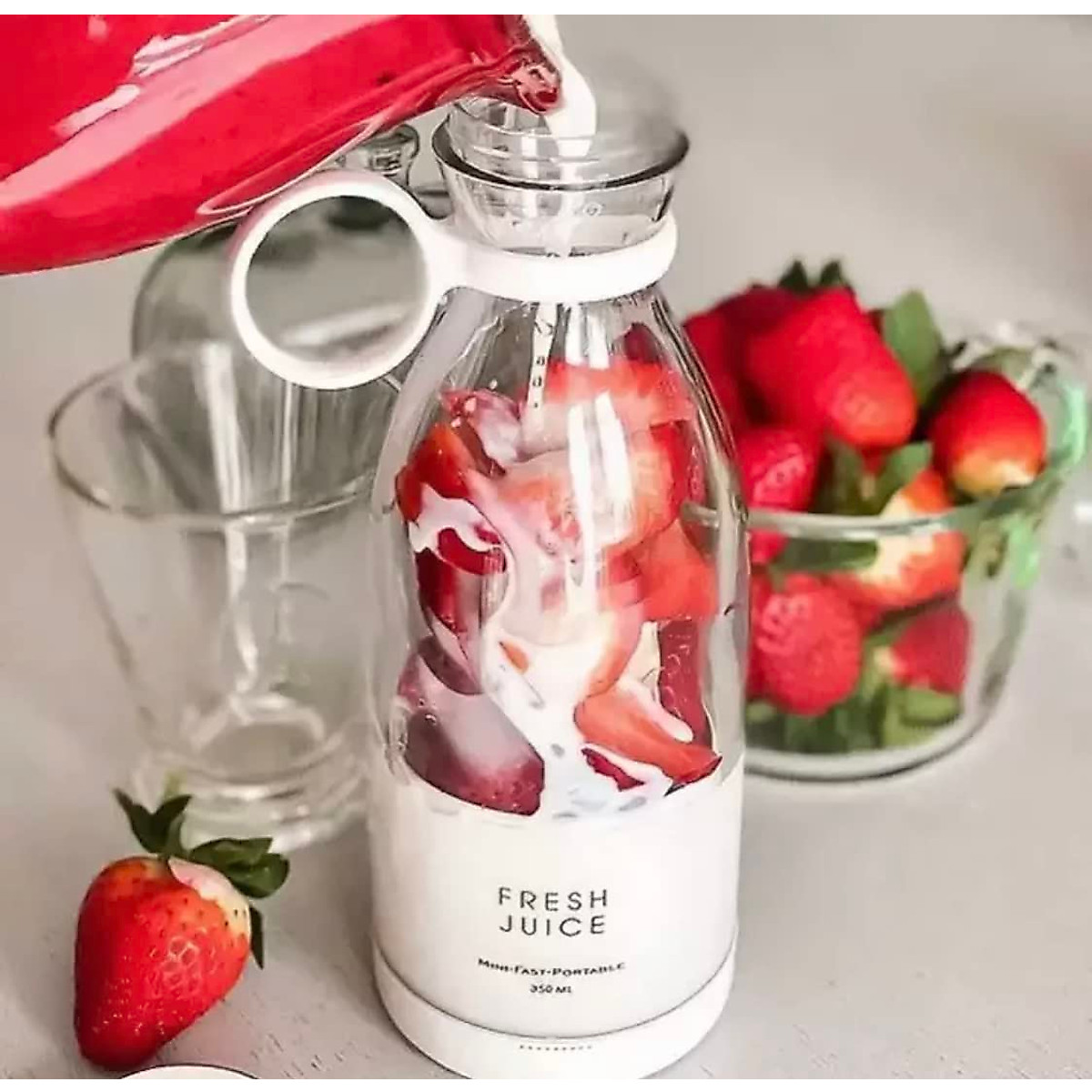 Portable Electric Juicer Bottle | Mini Blender for Fresh Juice, Smoothies | Wireless Rechargeable Personal Travel Blender Milkshakes Juicer On the Go (White)