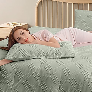 BEDHOURS Boho Comforter Set Queen,Sage Green Tufted Comforter Set,3 Pcs Shabby Chic Down Alternative Farmhouse Bedding Set Soft Lightweight Cooling Comforter for All Seasons