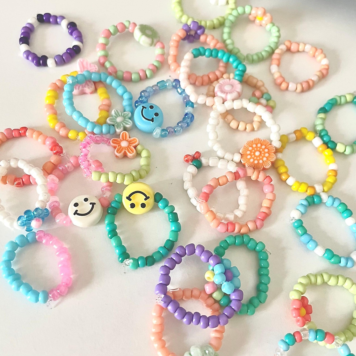 Efivs Arts 5000pcs Seed Beads 24 Colors 6/0 4mm Round Loose Pony Beads Waist Craft Beads Kit Rainbow Beads DIY Crafting