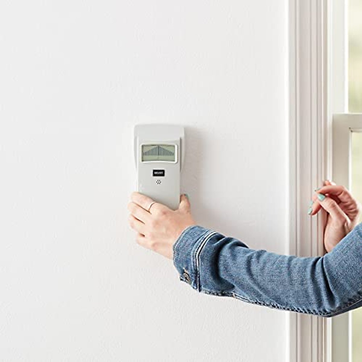 Amazon Basics Stud Finder Metal Wood AC Wire Scanner Beam Sensor Studs Center Finding 3-in-1 Electronic Joist Finders with LCD Display, Pebble