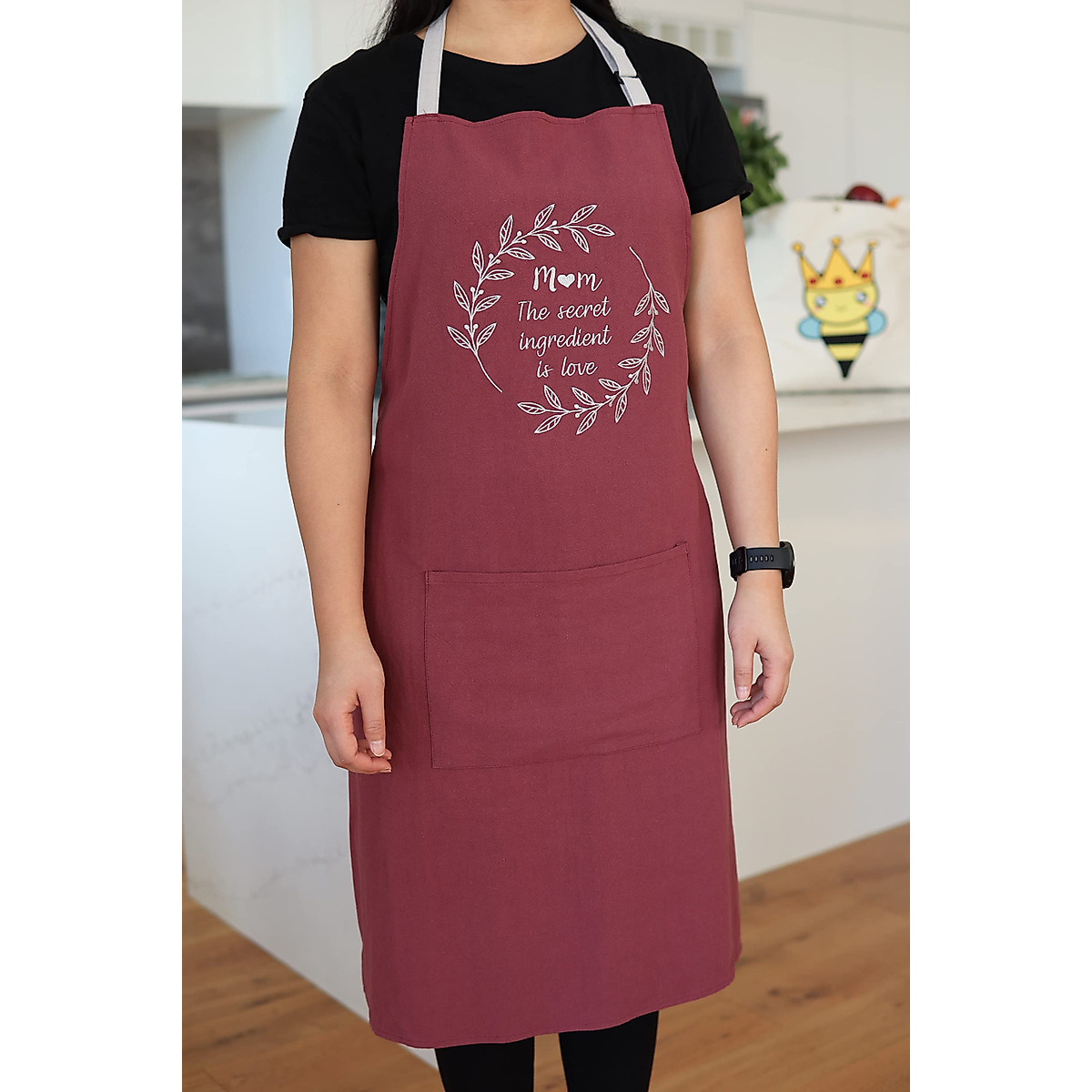 Mom Apron Set with Matching Dish Towels - Gift for Mom Wife Grandma for Cooking Baking – Mommy Apron - Kitchen Aprons for Mom Women Grandma – Cooking Aprons for Women – Cotton Linen Embroidered Apron