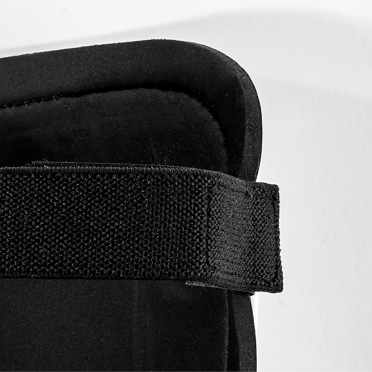 Franklin Sports Soccer Shin Guards for Youth + Adults - Superlight Shin Guards for Men, Women + Kids - (2) Shin Guard Set for Boys + Girls - Large