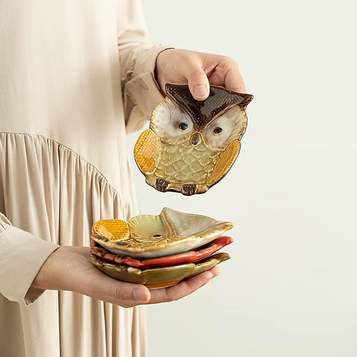 YINYUEDAO Snack Plate, Owl Shape, Ceramic Material, Used to Hold Snacks or Appetizers, Exquisite and Lovely Ceramic Ornaments, Holiday Theme, Gift Selection, Set of 4