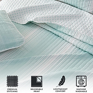 Great Bay Home 2-Piece Reversible Blue Twin/Twin XL Quilt Comforter with 1 Sham | Lightweight, All-Season, Cozy, Modern Bedspreads | Ombre Striped Coverlet Sets | Everette Collection