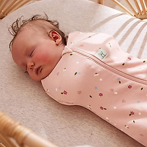 ergoPouch 1 tog Baby Sleep Sack 0-3 Months - Baby Sleeping Sack for Warm & Cozy Nights - Cocoon Swaddle Sack Baby Keeps Calm & Relaxed (Berries)