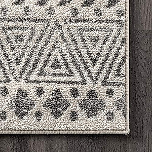 nuLOOM Camila Diamond Trellis Area Rug, 9' x 12', Off-white