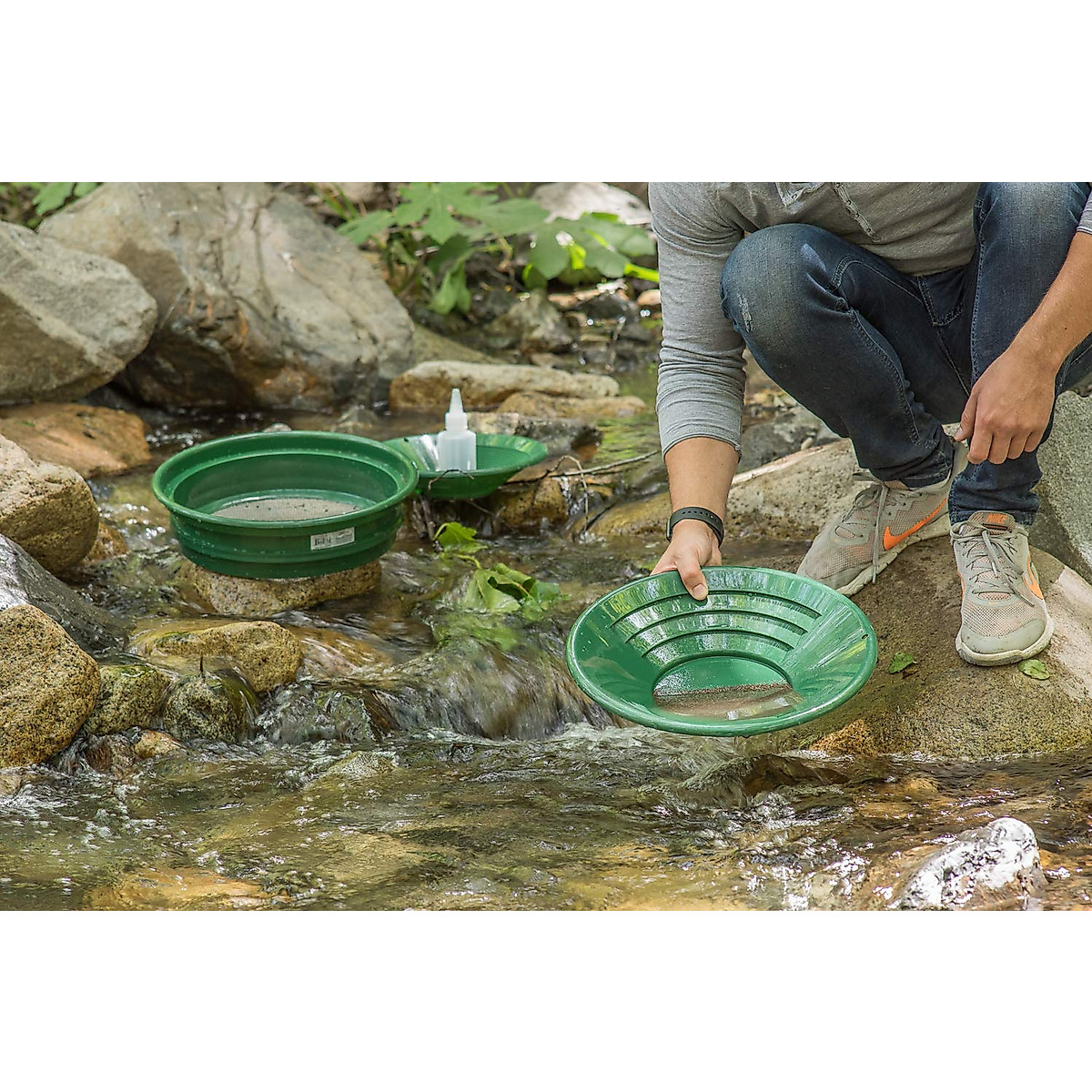 SE Gold Panning Kit - Complete Prospecting Set with Pans, Sieves, and More - Ideal for Beginners, Enthusiasts, Hobbists (GP5-KIT107)