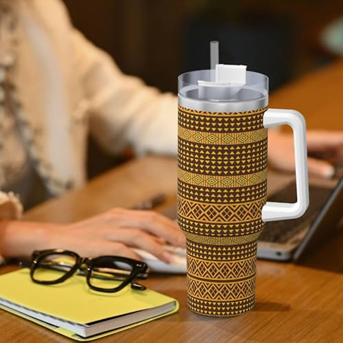 HULIBIN Yellow and Brown Triangles Print Double Deck Stainless Steel Travel Coffee Cup With Lid 40 Oz Ice Bully Cup