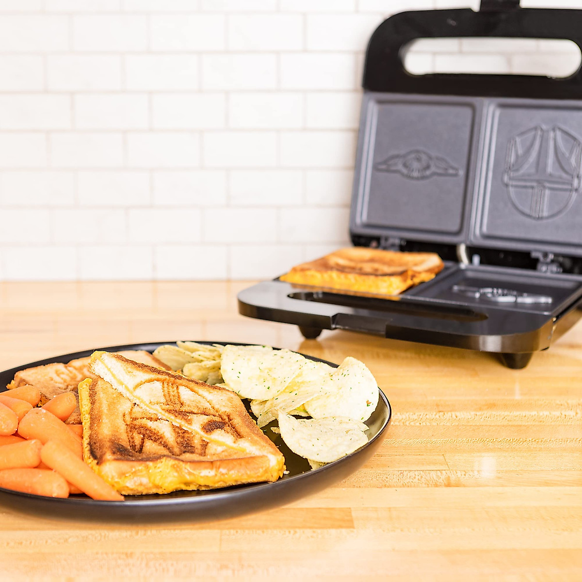 Uncanny Brands The Mandalorian Grilled Cheese Maker- Panini Press and Compact Indoor Grill- Baby Yoda and Mando Sandwich