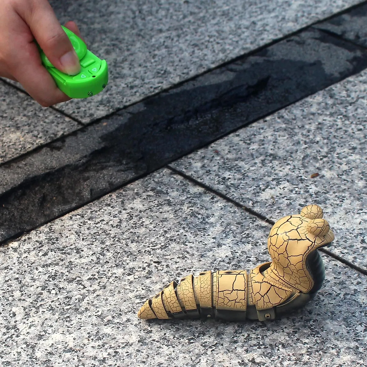 Tipmant Cute RC Snake Cobra Mini Remote Control Animal Toy Electric Car for Pet Cat Dog Realistic Kids Birthday Gifts (Yellow)