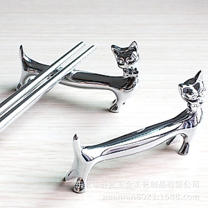 IUAQDP 6 Pieces Cat Chopsticks Holders, Metal Bow Tie Cat Chopstick Rest Racks, Silver Chopstick Pillow Stands for Spoon Fork Knife Tableware Brush Home Restaurant Craft Table Decoration