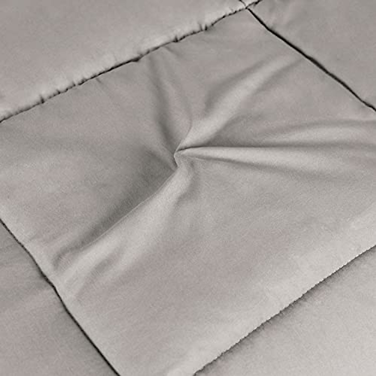 SUPERIOR Down Alternative All Season Comforter, Medium Fill Weight, Perfect for Winter and Summer, Bedding for Bed, Breathable and Comfortable Bedding Duvet Inserts & Bed Sets, King Size, Silver