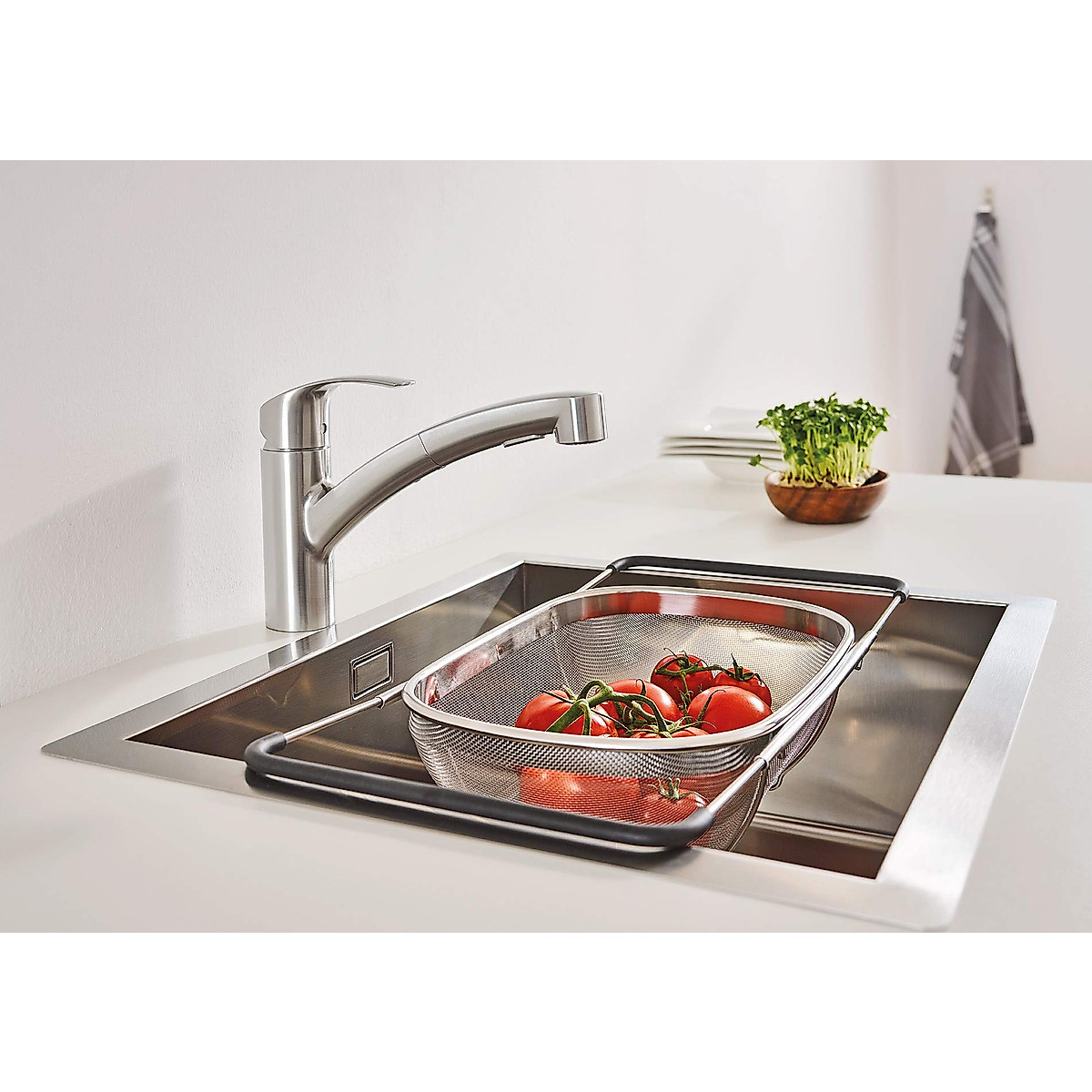 Grohe 30306DC0 SuperSteel Eurosmart Single-Handle Pull-Out Sprayer Kitchen Faucet