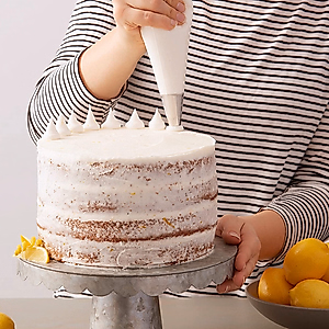 Wilton 12-Inch Cake Decorating Pastry Bags - Frost Cookies, Cakes and Cupcakes Using the Disposable Decorating Bags, Decorating Supply Bulk-Pack, 100-Count