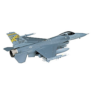 Hasegawa 1:72 Scale F-16CJ Block 50 Fighting Falcon Model Kit