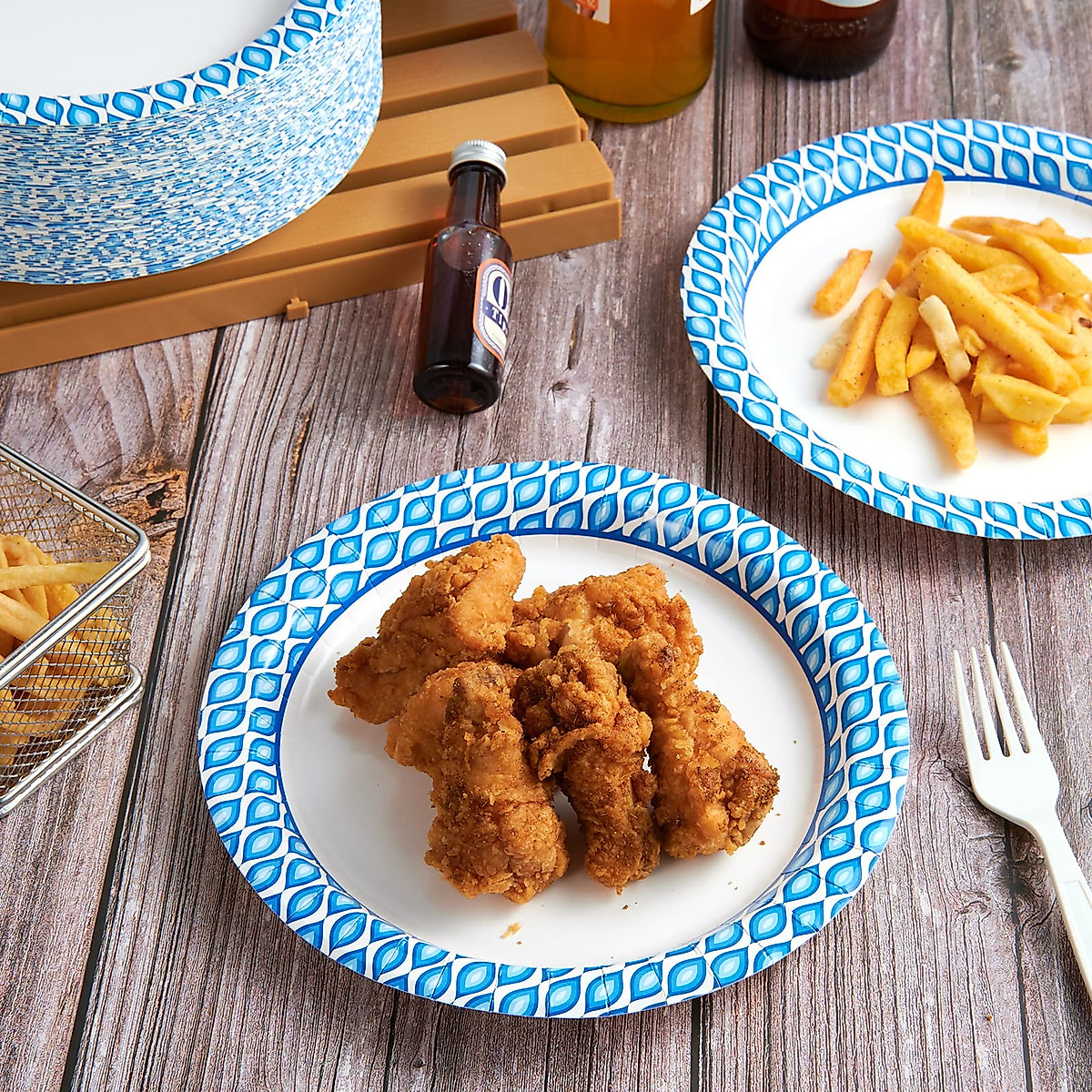 MUCHII 8.375 Inch Disposable Paper Plates, 300 Count Disposable Paper Plates, Soak Proof Paper Plates for Daily Use, Cut Proof Holiday Paper Plates for Family Gatherings, Parties, Picnic And So On