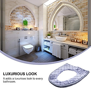 FAVOMOTO Bathroom Seat Toilet Liners Plush Toilet Seat Thickened Cover Plush Bath Cushion Seat Cover Toilet Warmer Padded Family Cushion