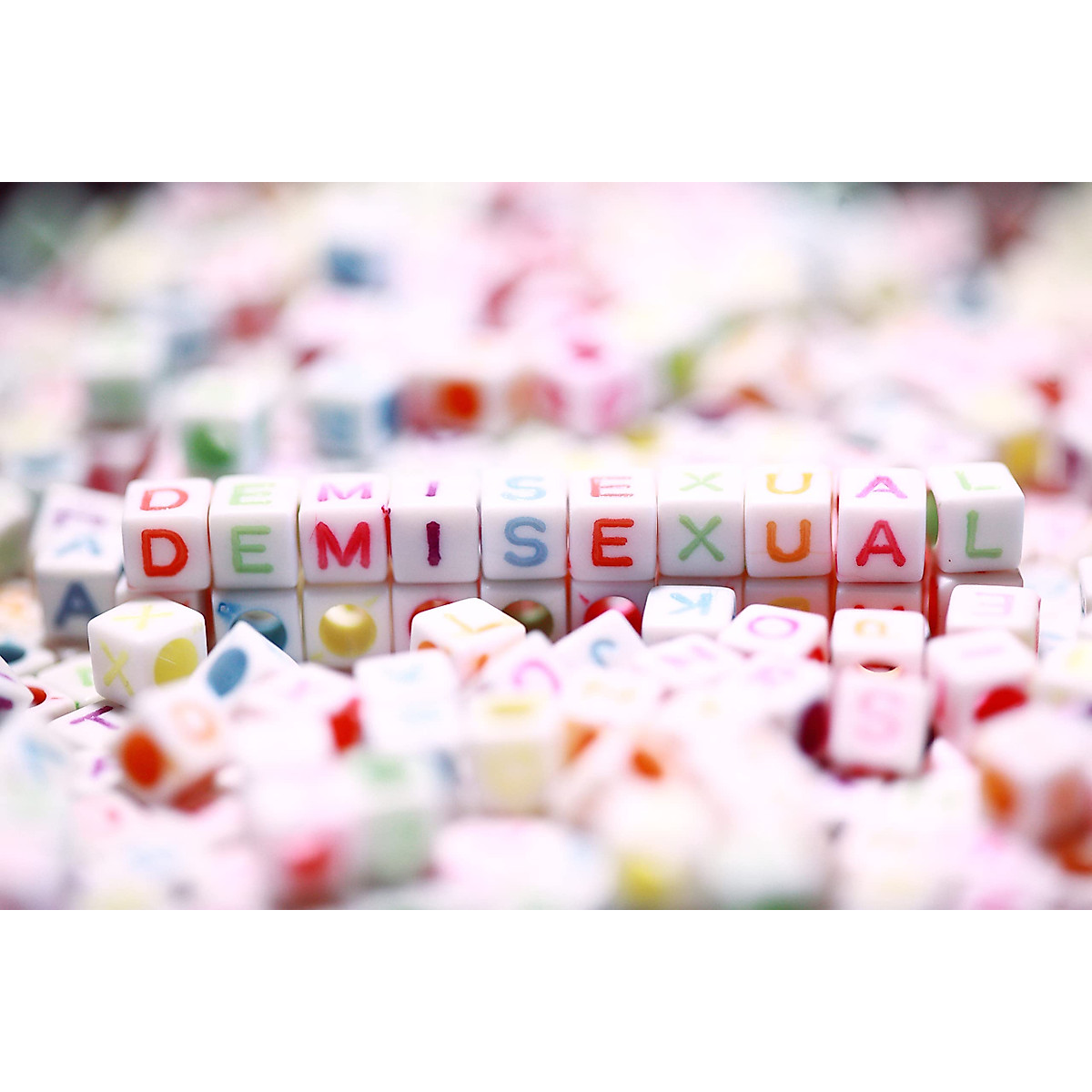 50 PCS Blank White Dice 16MM Acrylic Dice Blank White Cubes with Smoothed Surface Six Sided Dice for Board Games, DIY