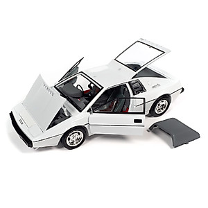 Auto World 1971 Lotus Espirit Series 1 (The Spy Who Loved Me) 1:18 Scale Diecast Model