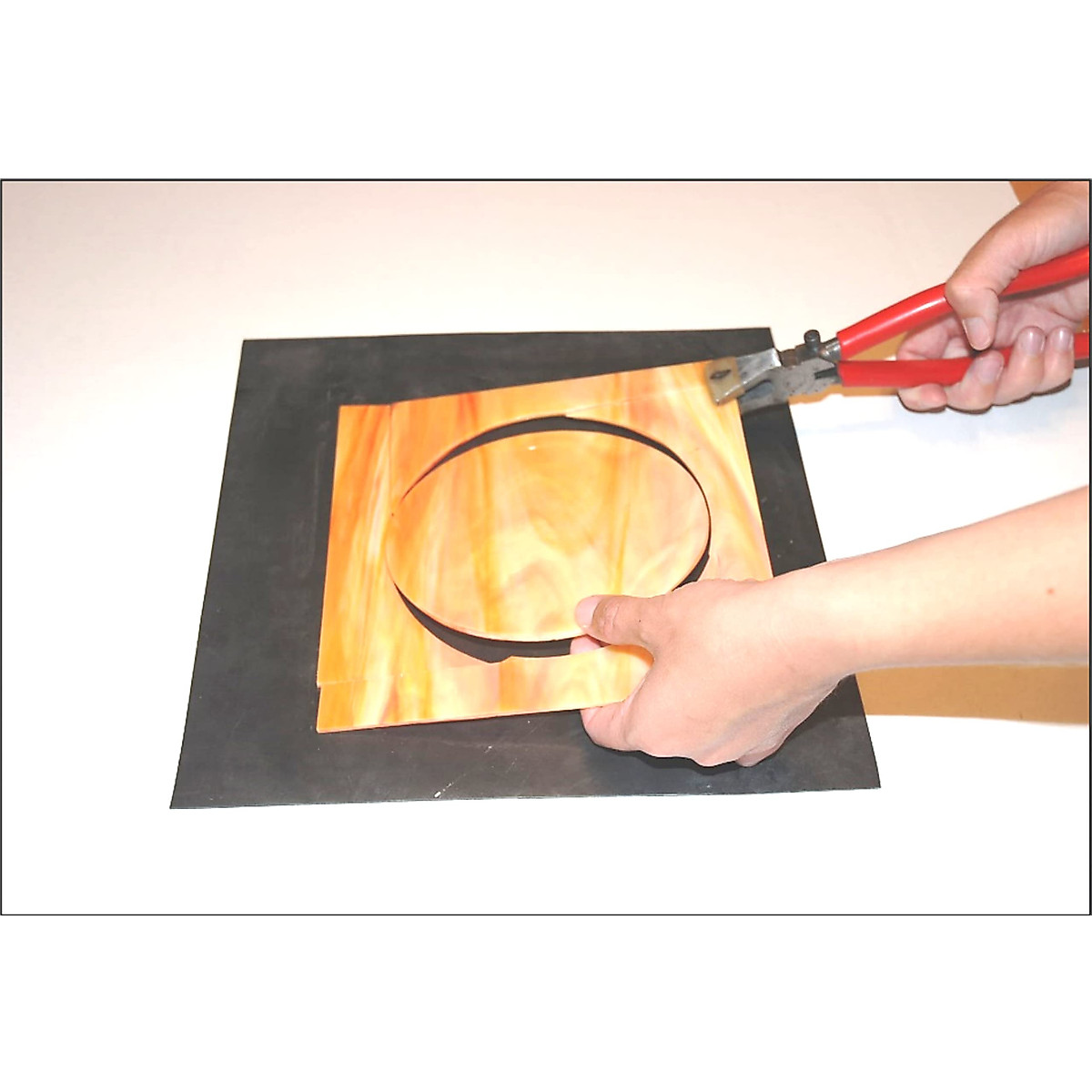 Creator's 18 Inch Large Size Glass Scoring Running Breaking Pad - 18 Inches by 18 Inches - 3/32" Thick - High Grade Neoprene Rubber Mat Cutting Surface