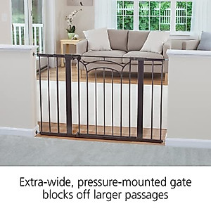 Safety 1St Décor Easy Install Tall & Wide Baby And Pet Gate With Pressure Mount Fastening