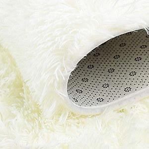 junovo Oval Fluffy Ultra Soft Area Rugs for Bedroom Plush Shaggy Carpet for Kids Room Bedside Nursery Mats, 2.6 x 5.3ft, Creamy