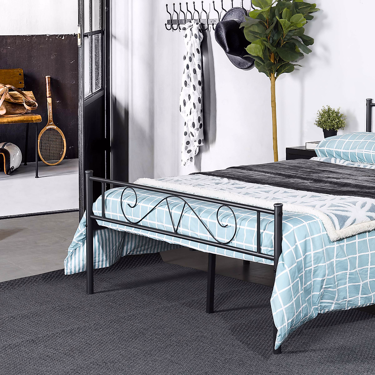 Full Size Platform Bed Frame with Headboard, Nordic Style Metal Bed Easy Assembly, Size 77.256.134.8 Inches