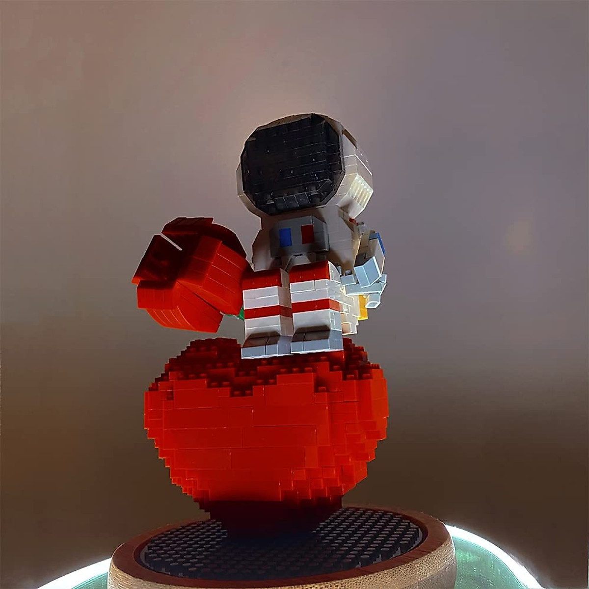 Uvini Micro Blocks Astronaut Model with Light STEM Building Toy Set for Adults or Teens Spaceman with Heart Bricks Toys 911PCS, 00877