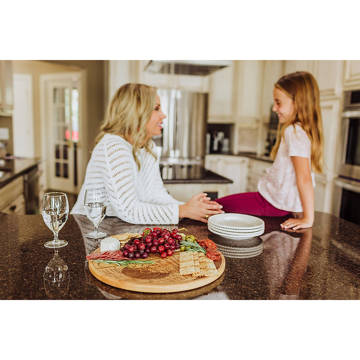 PICNIC TIME Star Wars Death Star 16” Serving Board, Wood Cheese Board, Charcuterie Board, Cutting Board (Parawood)