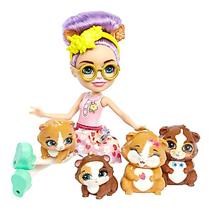 Enchantimals Family Toy Set, Glee Guinea Pig Doll (6-in) with 4 Animal Figures, Great Gift for 3 to 8 Kids Ages 4Y+