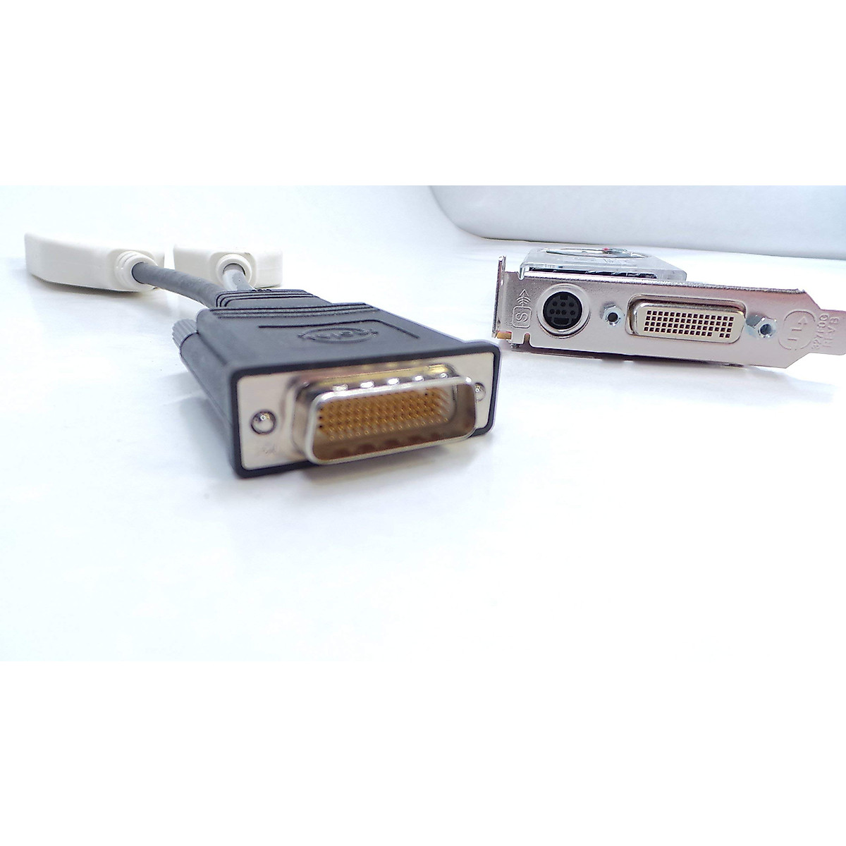 Dell Y103D New Ati Radeon Hd 2400 Pro Low Profile Video Card - Sold By Itparts4You (Renewed)