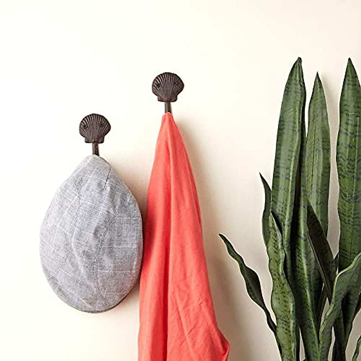 Cast Iron Seashell Wall Hooks for Beach House Decor ( 0.3 x 4 x 2.3 in, 4 Pack)