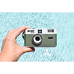 1 Shot Point and Shoot 35mm Film Camera Reusable Retro Half Frame Camera, Built in Flash, Included One Roll ASA/ISO 400 Black & White Film 18 Exp., (36 Shots) Battery Not Included (Green Color)