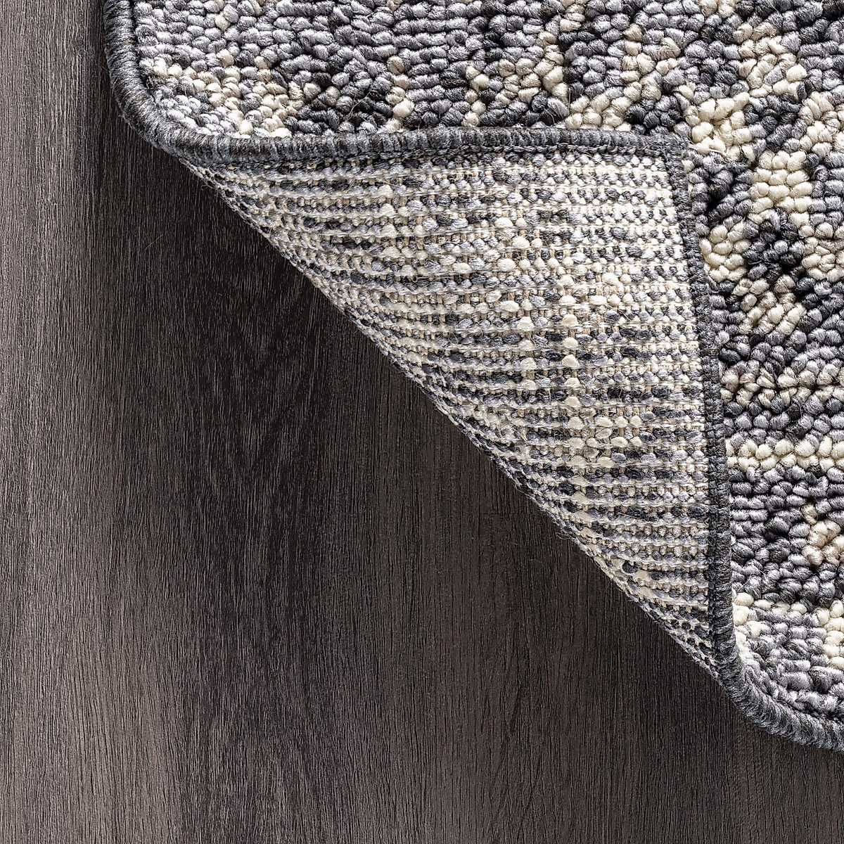 nuLOOM Elodie Distressed Diamonds Accent Rug, 3x5, Grey