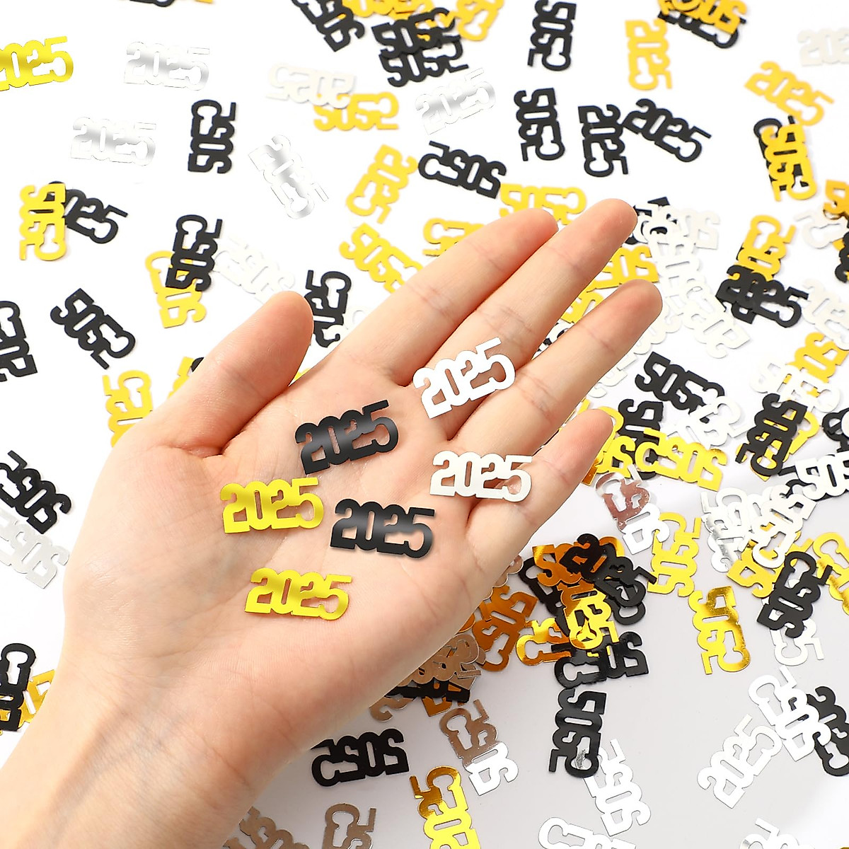 JULBEAR 2025 New Years Confetti, New Year Party Supplies Black Gold Silver 2025 Confetti New Year Eve Decorations 2025 Nye Table Centerpiece for Happy New Year Gift New Years Theme Events Decorations