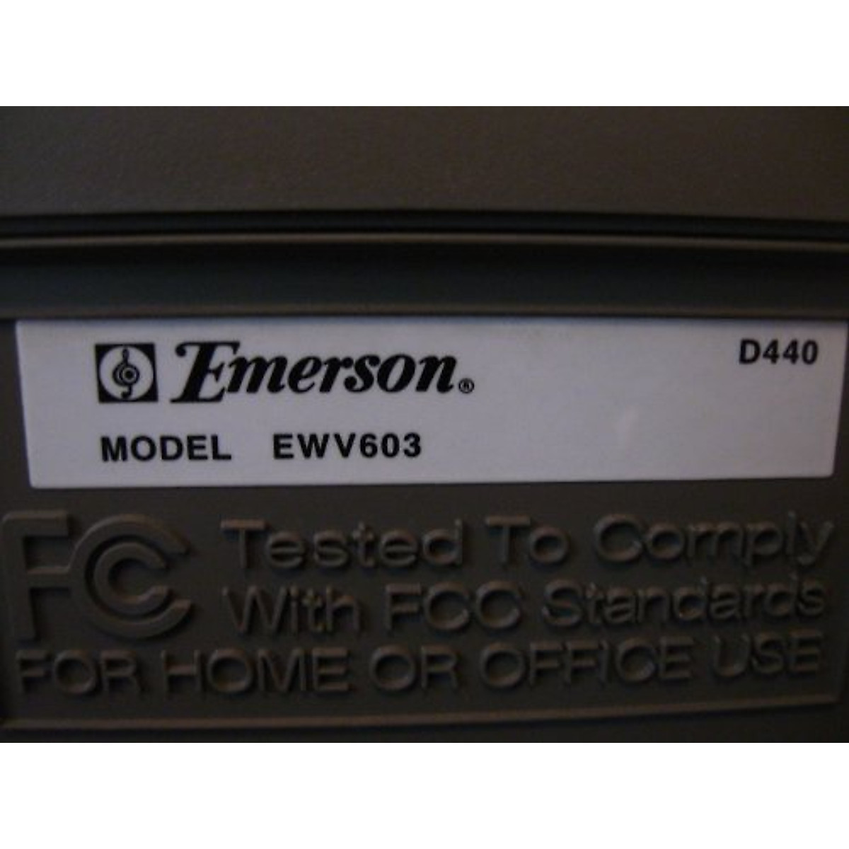 Emerson EWV603 4 Head HIFI Stereo ON-SCREEN MENU Video Player / Recorder (VCR) with 19 Micron Heads