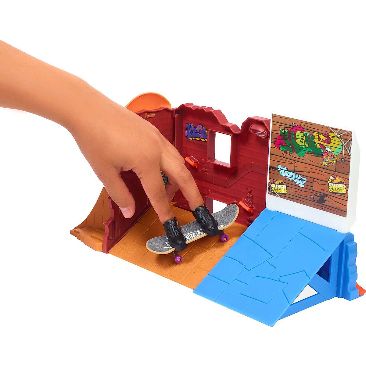 Hot Wheels Skate - Skatepark - Exclusive Board and Shoes (Donut Skatepark)