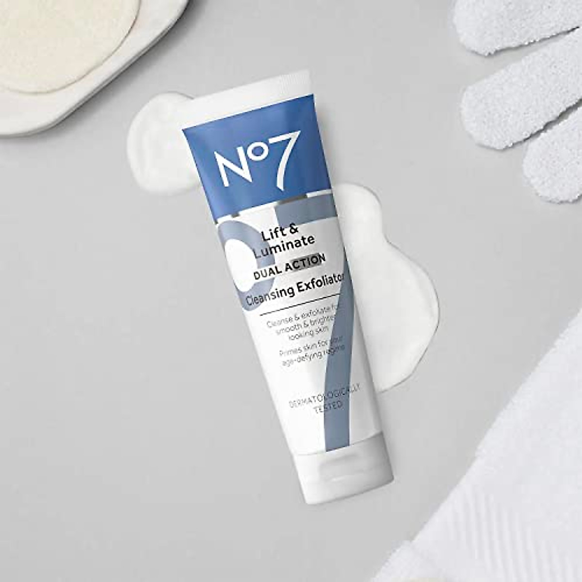 No7 Lift & Luminate Dual Action Cleansing Face Exfoliator - Vitamin C, E & B5 Daily Exfoliating Cleanser - Deep Pore Cleanser for Dullness, Uneven Skin Tone & Brighter More Radiant Skin (100ml)