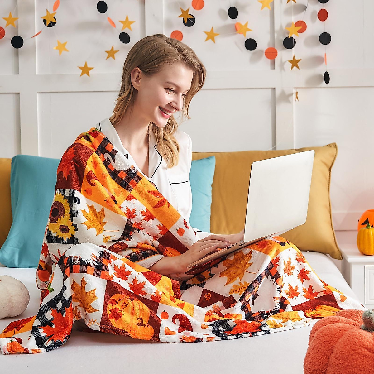 Halloween Blanket, Thanksgiving Pumpkin Blanket, 39 X 29 Inch Super Soft Flannel Pumpkin Sunflower Pattern Printed Halloween Throw Blanket,Fall Bedding, Travel Portable Quilt for Kids, Adults