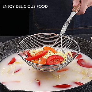 TENTA TENTA KITCHEN Stainless Steel Skimmer Strainer, Wire Skimmer with Spiral Mesh Bamboo Handle Spoon/Ladle for Spaetzle/Pasta/Chips (1pc M Size)