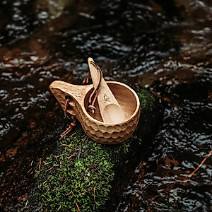 überleben Dursten Kuksa - Handcrafted Wood Camp Mug - 100% Natural Hardwood Cup with Carabiner & Leather Lanyard - Traditional Wooden Nordic Design - Lightweight, Durable - 350ml/12oz