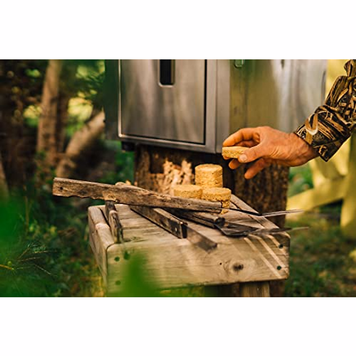 Bradley Smoker Bisquettes for Grilling and BBQ, Hickory Wood Blend, 48 Pack