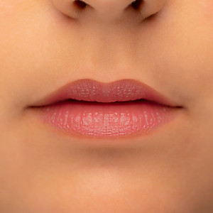 Kevyn Aucoin Unforgettable Lipstick, Roserin color with Shine finish: Intense color plus slim design with a weightless formula allows for a precise application for a makeup novice or expert.