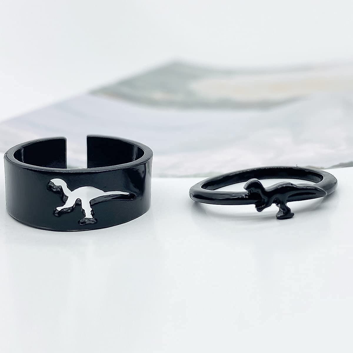 Matching Hollow Dinosaur Couple Open Rings Set,4Pcs Animal Dinosaur Knuckle Stackable Finger Rings Band Sets for Him Her Wedding Jewelry (Silver Black 4pcs)