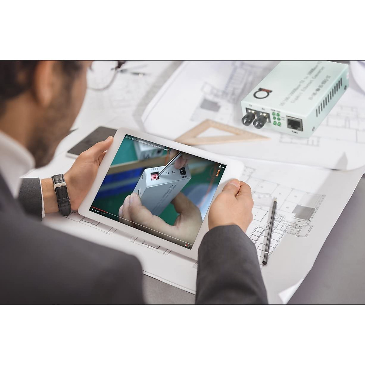 Multimode ST Gigabit Fiber Media Converter - Built-in ST Fiber Module 550 m (0.34 Miles) 850 nm - to UTP Cat5e 10/100/1000 RJ-45 – Auto Sensing Gigabit or Fast Ethernet - Jumbo Frame - LLF Support