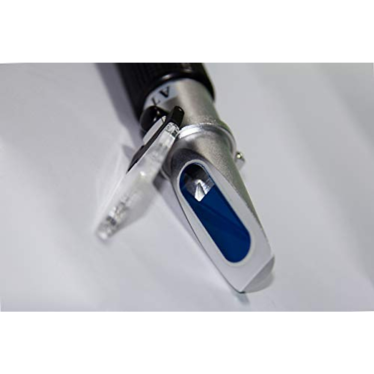 Brix Refractometer with ATC Automatic Temperature Compensation (0-32 Brix) Triple Scales Beer, Wine, Juice HomeBrew Hydrometer 3 scales