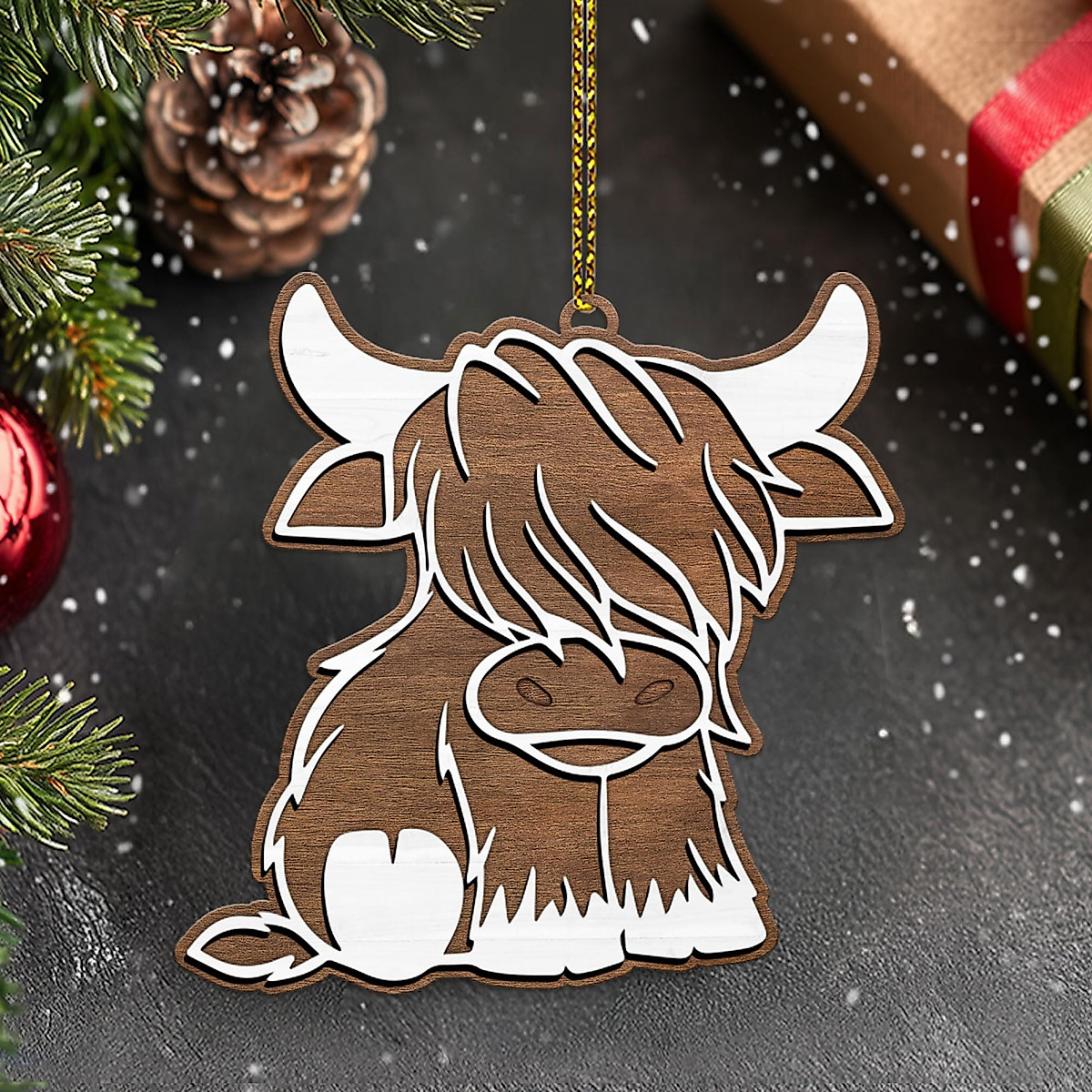 Hyturtle Highland Cow Christmas Ornament Gifts for Cow Lover - Highland Cow Christmas Wood Ornament - Cute Farm Animal Lover Gifts for Women, Girls On Birthday - Xmas Tree Hanging Decoration
