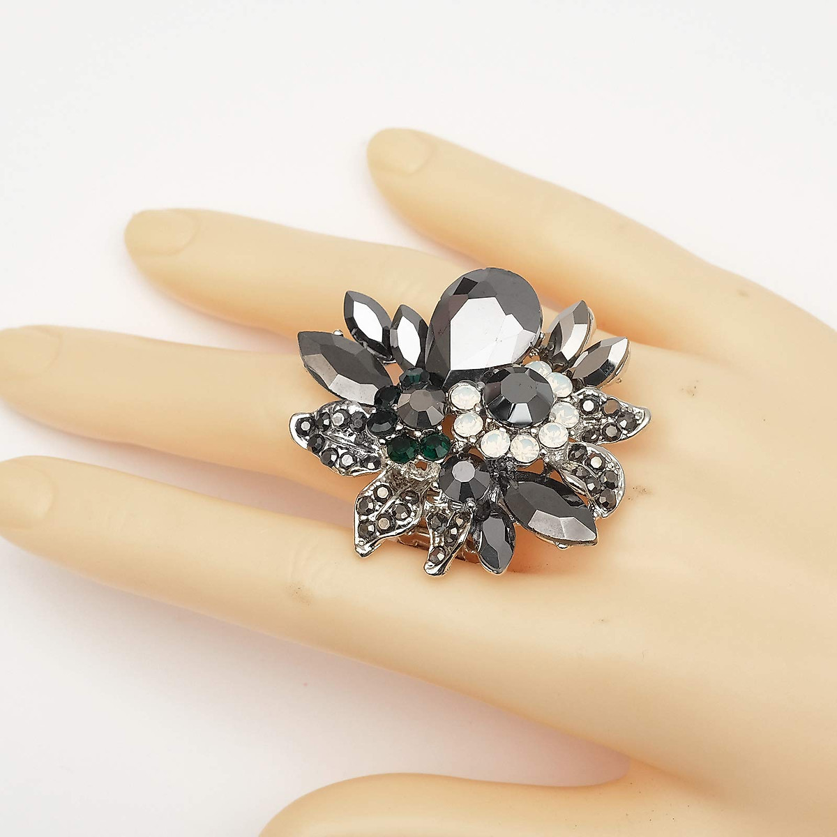 Women's Dazzling Austrian Crystal Leaves Flower Cocktail Statement Rings Stretch Adjustable Ring for Party Wedding Brides Bridesmaids (Black)