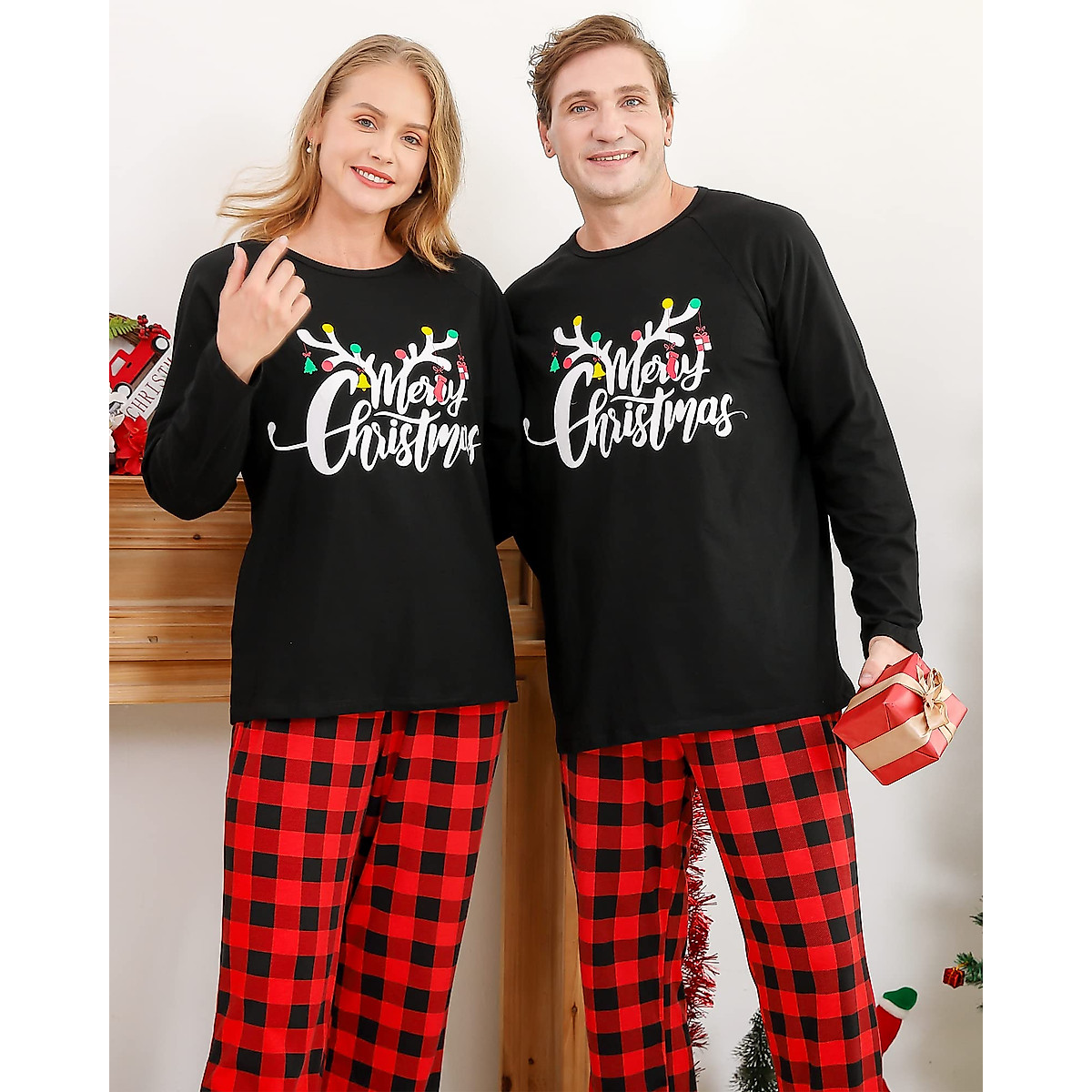 SOLOYEE Matching Christmas Pajamas for Couples Pjs Sets Adults Classic Plaid Xmas Sleepwear for Family Men and Women (Women, Large)