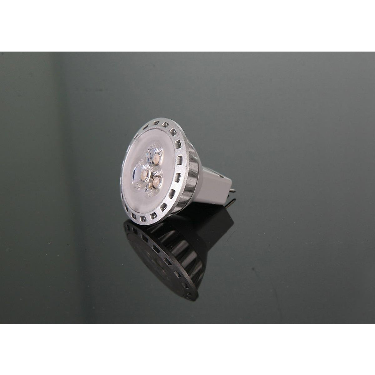 Displays2go Display Show Case with LED Lighting, Glass Shelves, Locking Door, MDF Top & Base – Clear & Black (GTAP24LEDB)